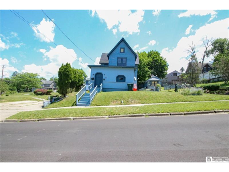 CENTURY 21 Real Estate Property