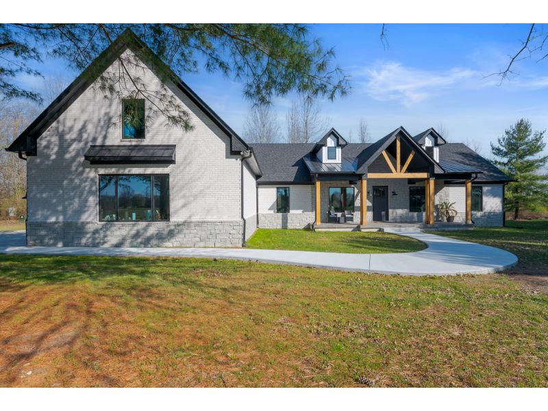 5176 W Whiteland Road, Greenwood, IN 46143 - MLS# 21968100 | CENTURY 21