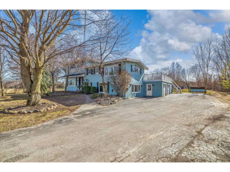 CENTURY 21 Real Estate Property