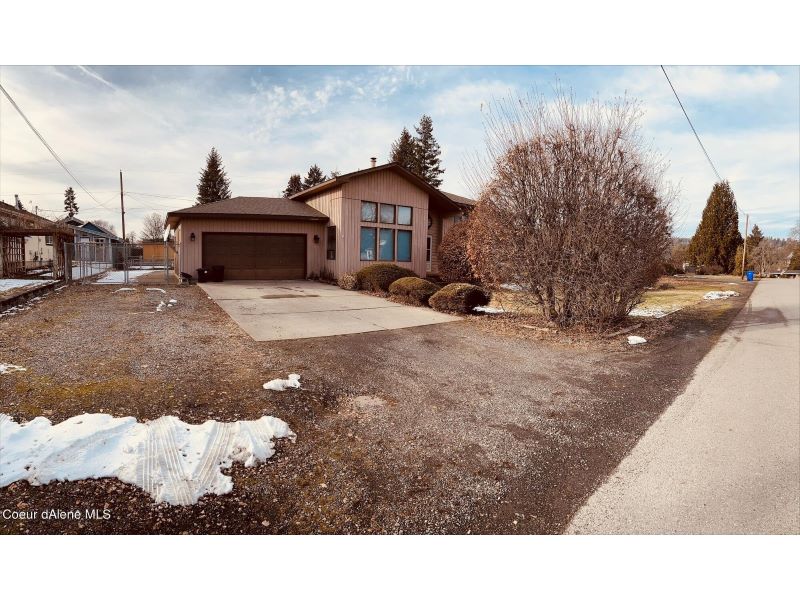 10308 E Peone Landing Ln, Mead, WA 99021 - MLS# 202225473 | CENTURY 21