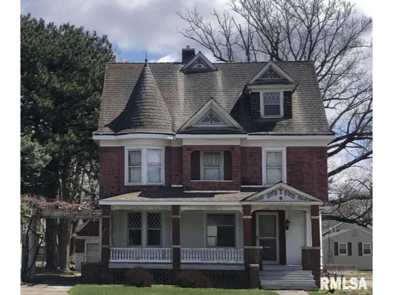 CENTURY 21 Real Estate Property